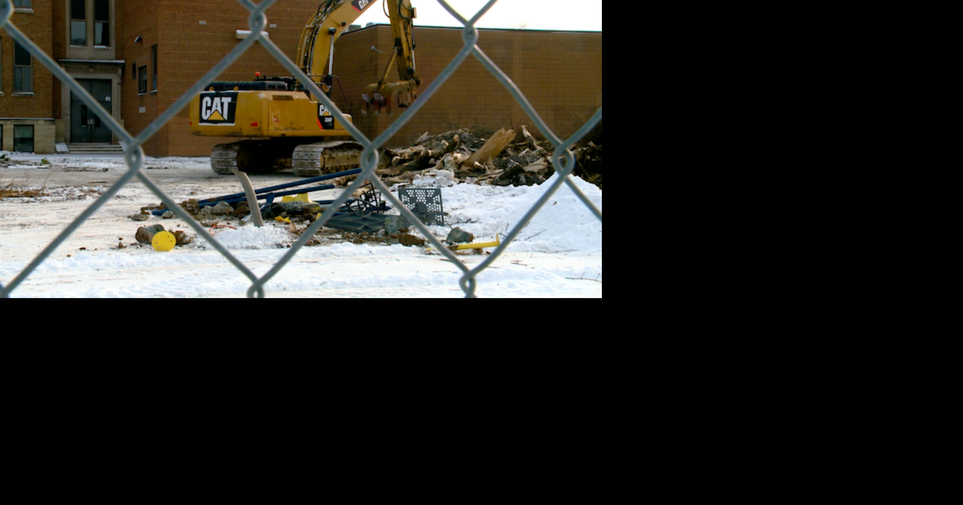 Demolition of Hogan Administrative Center begins | La Crosse | news8000.com