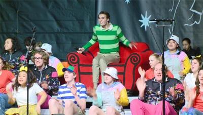 Show Choir Competition draws strong community support | Onalaska | news8000.com