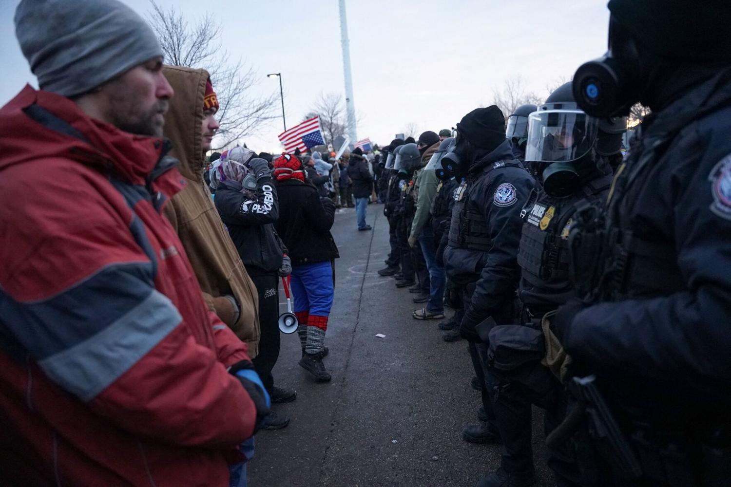 1,500 soldiers on standby for possible Minnesota deployment, source ...