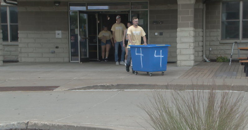 UWL and Western Tech students move-in | Education | news8000.com