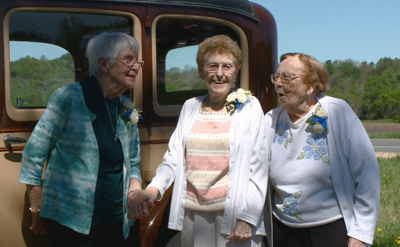 98-year-olds celebrate 80th high school reunion | Local News | news8000.com