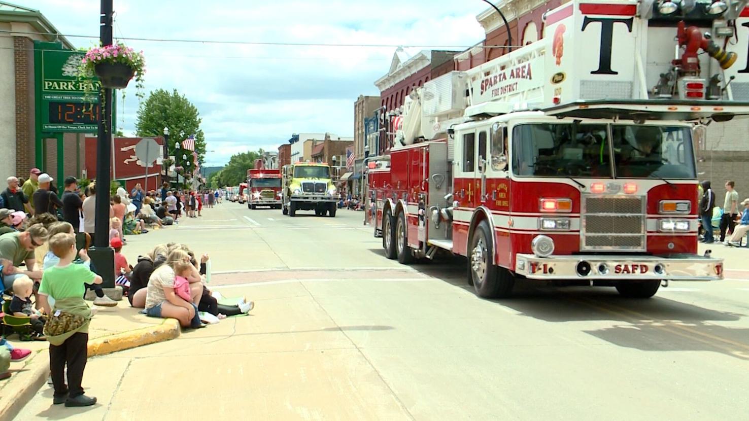 Hundreds line parade route for Sparta Butterfest | Sparta | news8000.com