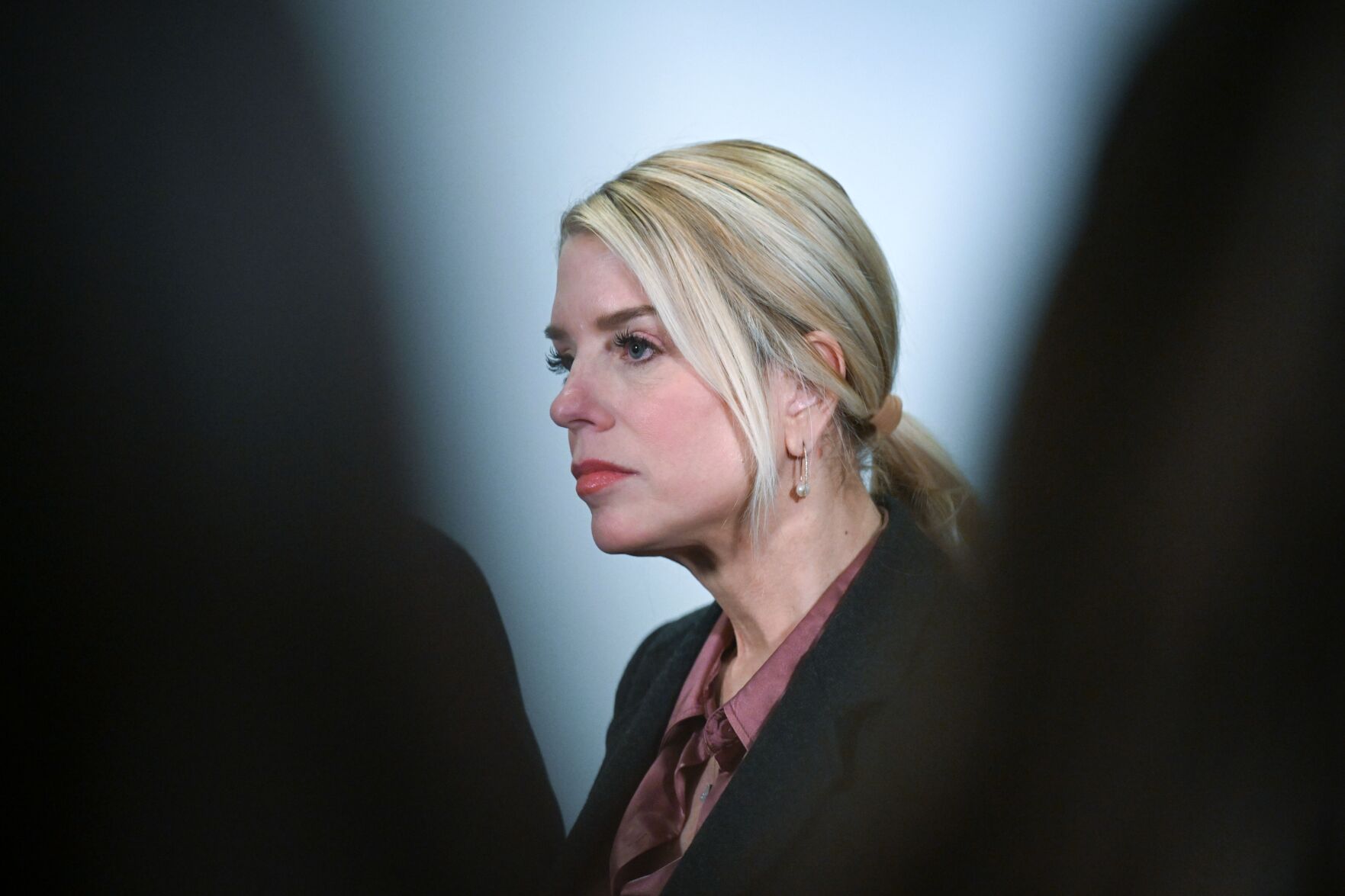 Former Attorney General Pam Bondi diagnosed with thyroid cancer and ...