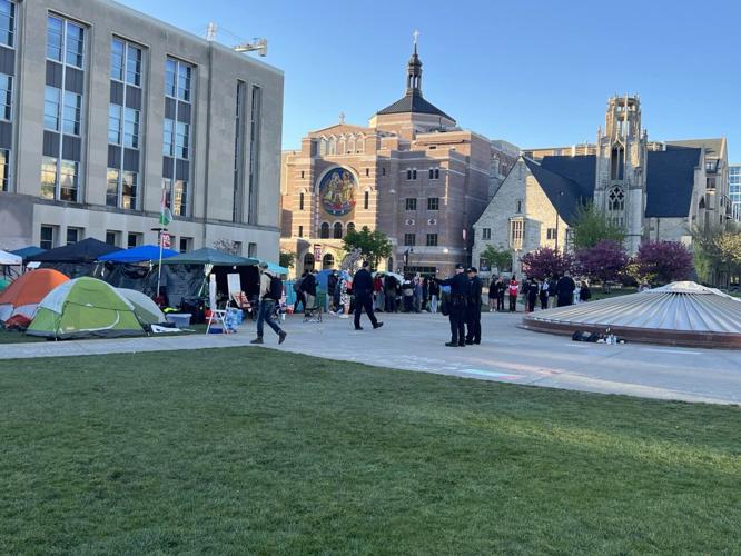Protesters, tents return to Library Mall after Wednesday morning ...