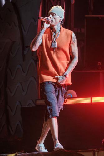 A new generation of men are dressing for success — and the quarter zip ...