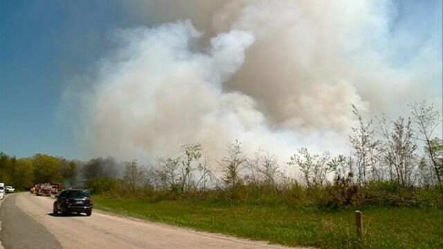 Crews battle Town of Farmington grass fire | Local News | news8000.com
