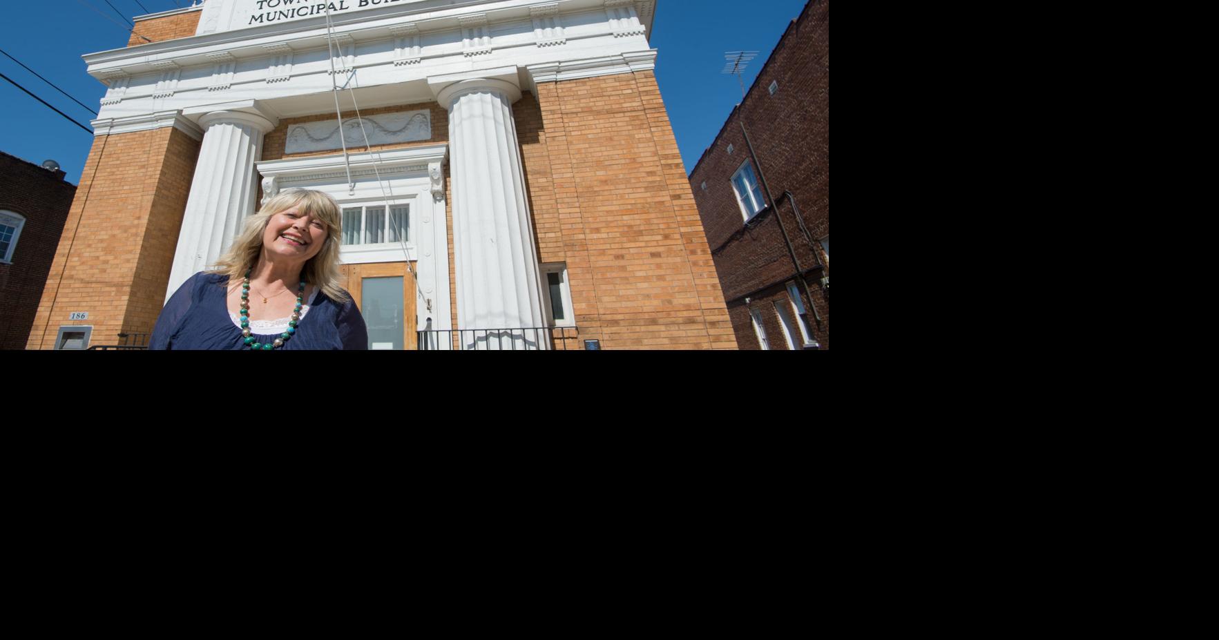 Artist plans to transform former Amherst town hall into gallery