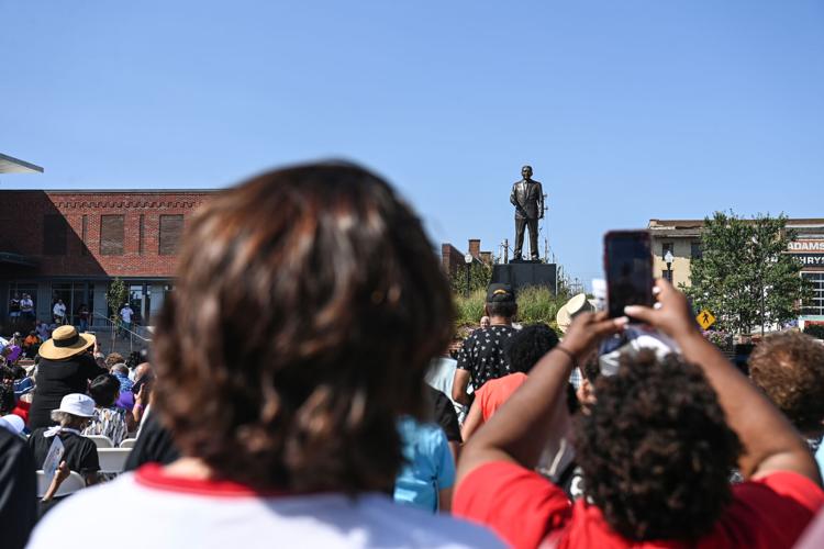 Statue unveiled honoring first Black mayor of Lynchburg
