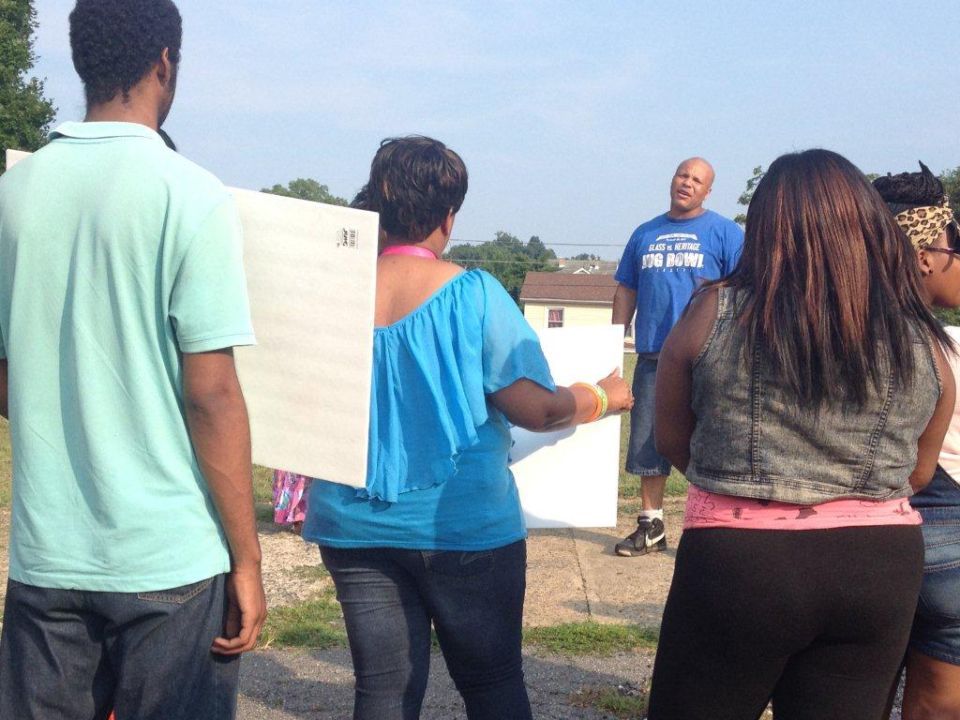 'Peace rally' draws dozens to Lynchburg's Fifth Street