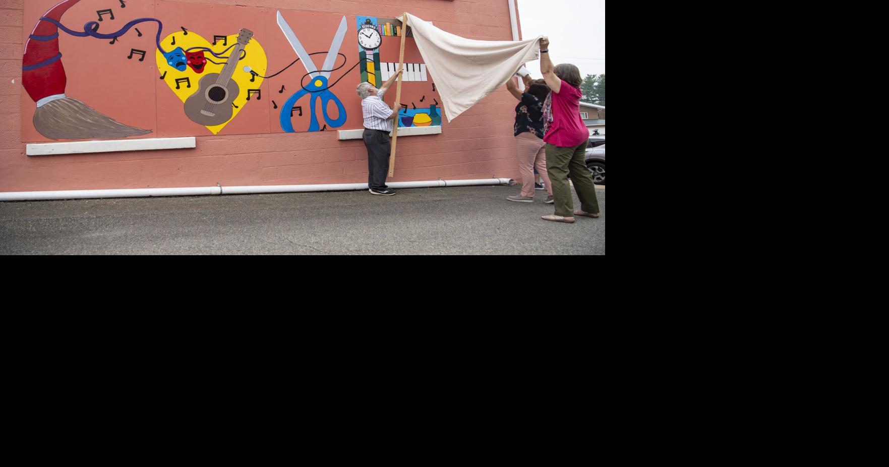 New LOVE sign unveiled in Bedford