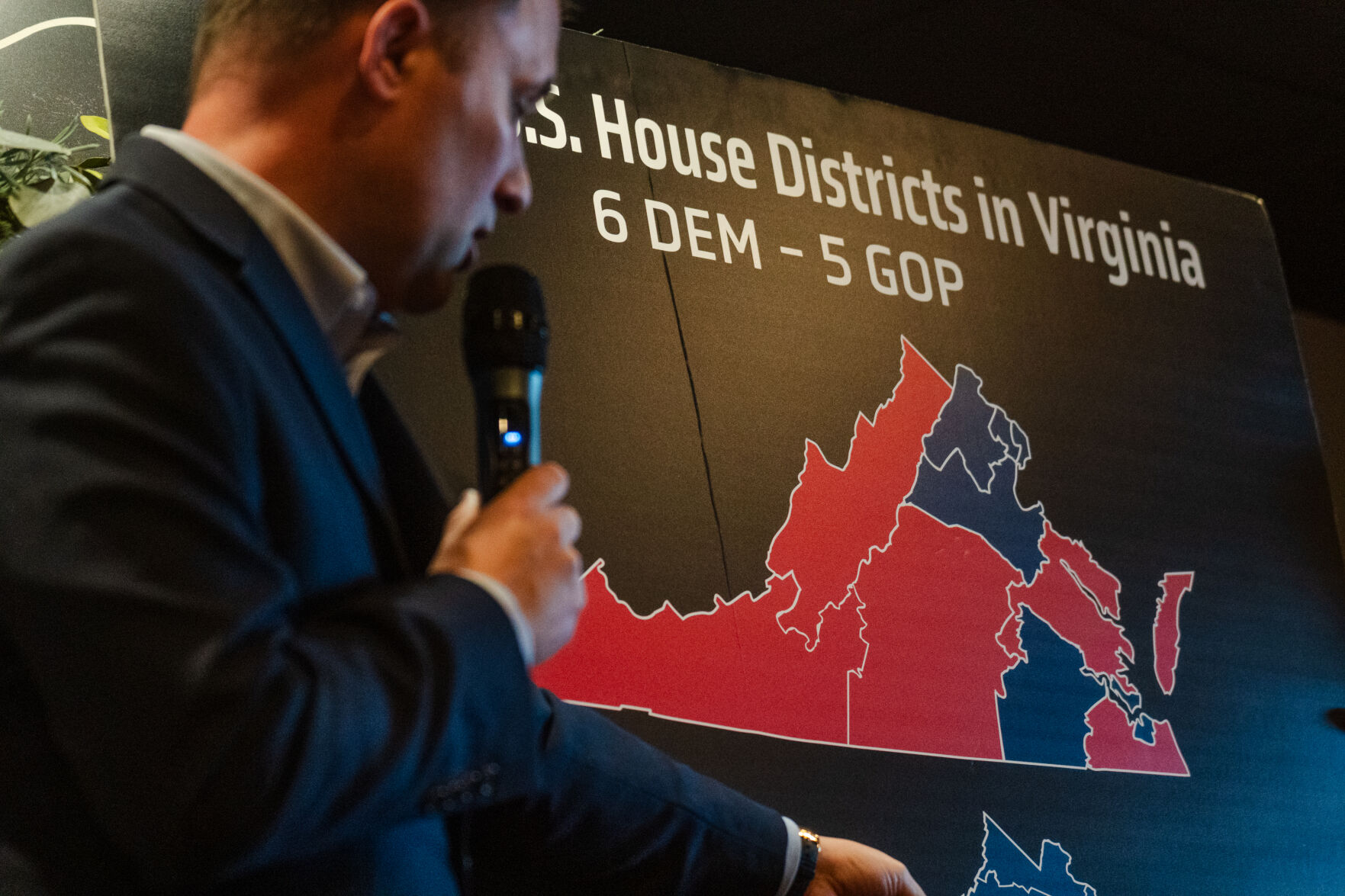 Former Attorney General Jason Miyares rallies in Lynchburg
