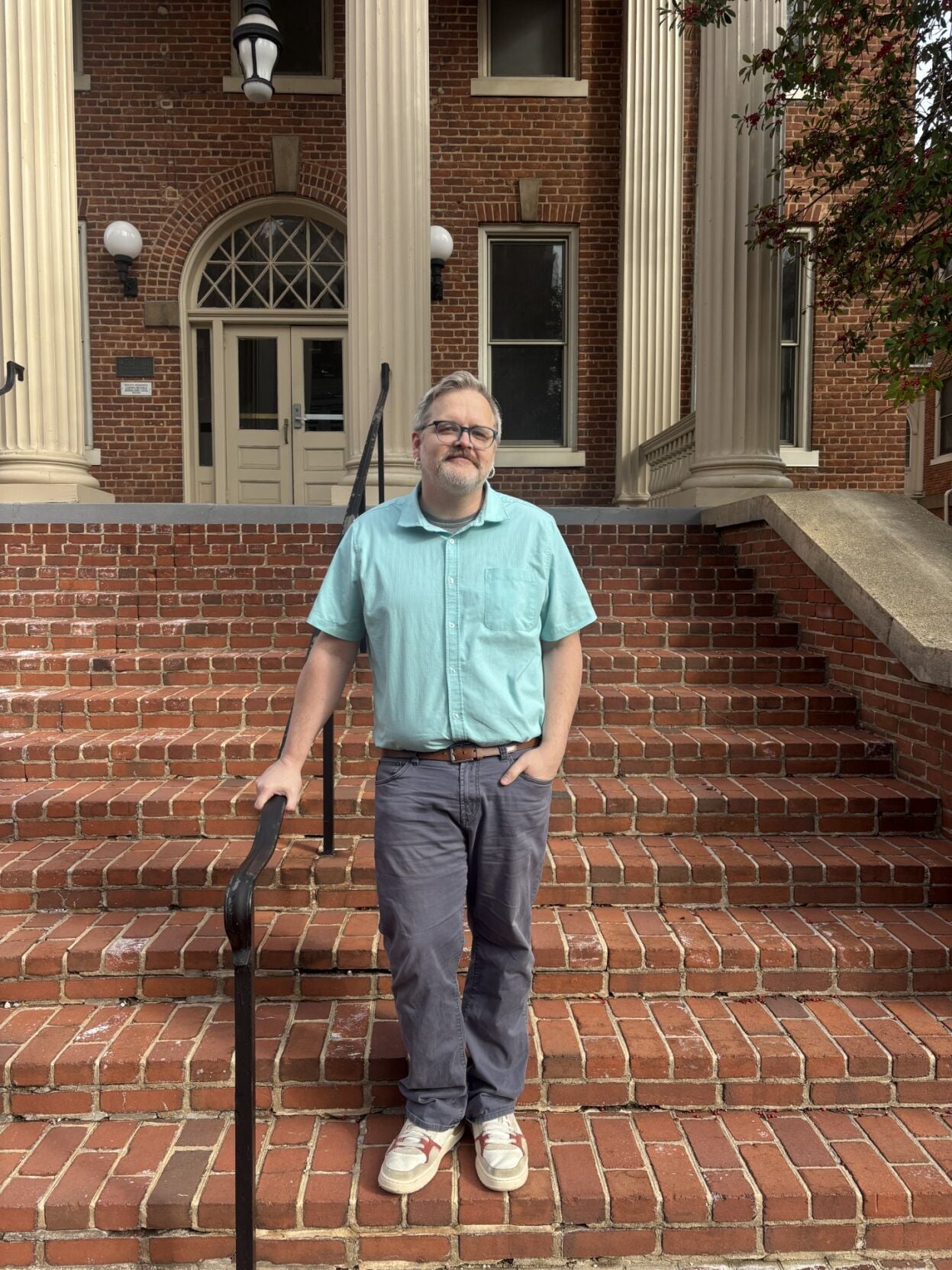 Randolph professor Gary Dop earns Outstanding Faculty Award