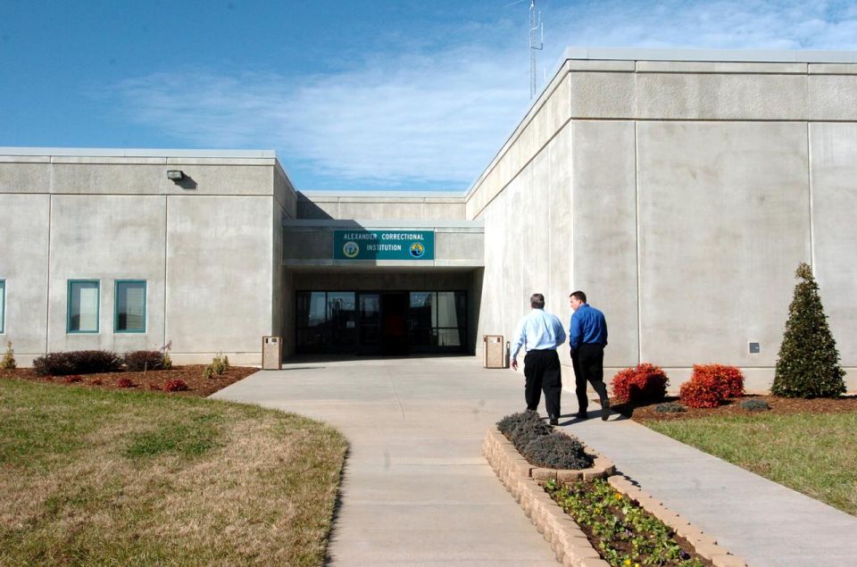 Officials visit prison