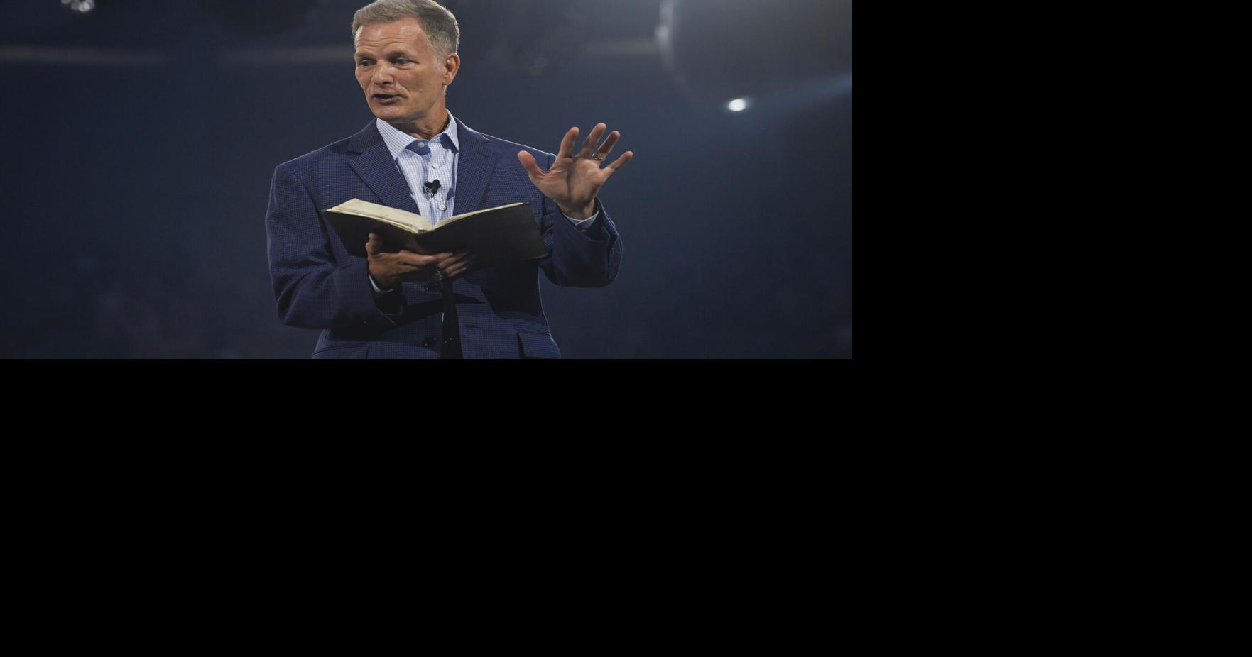 New LU president speaks at convocation for first time