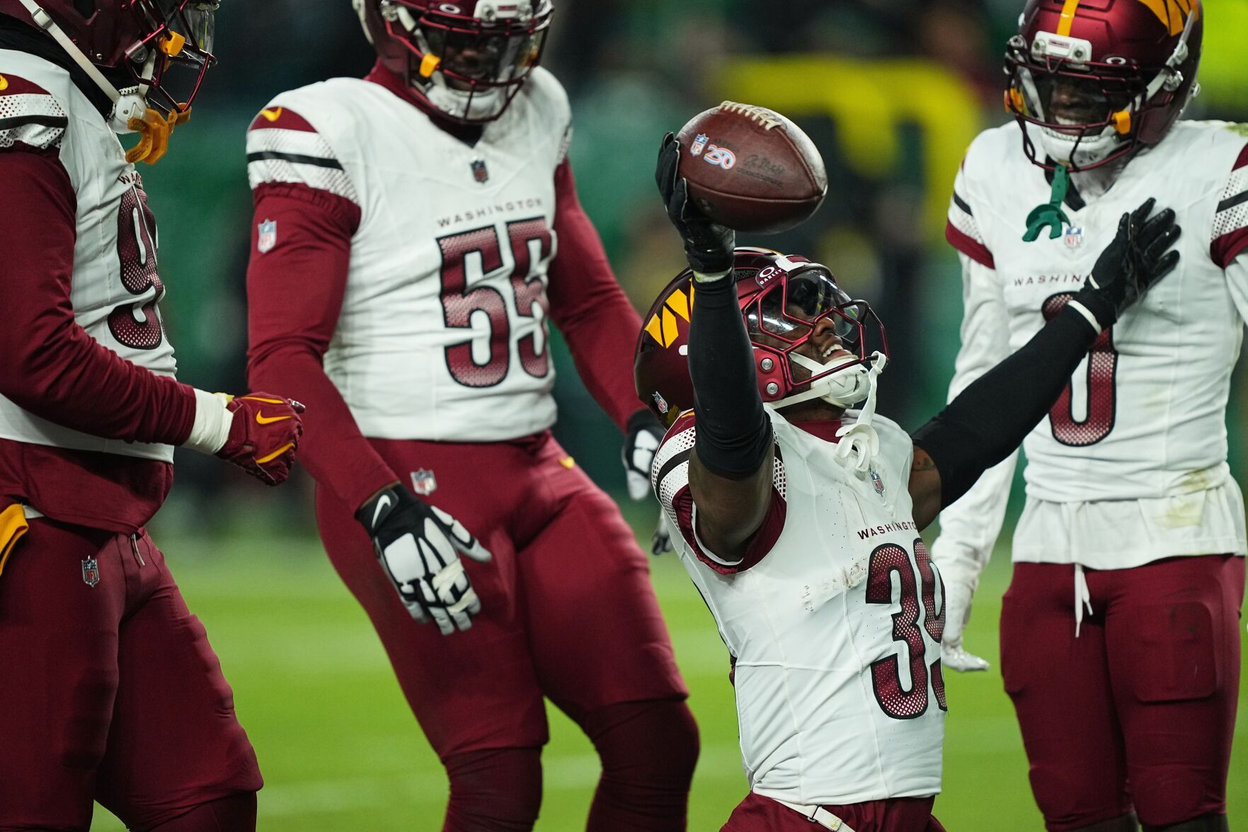 Top photos from Week 18 of the NFL season