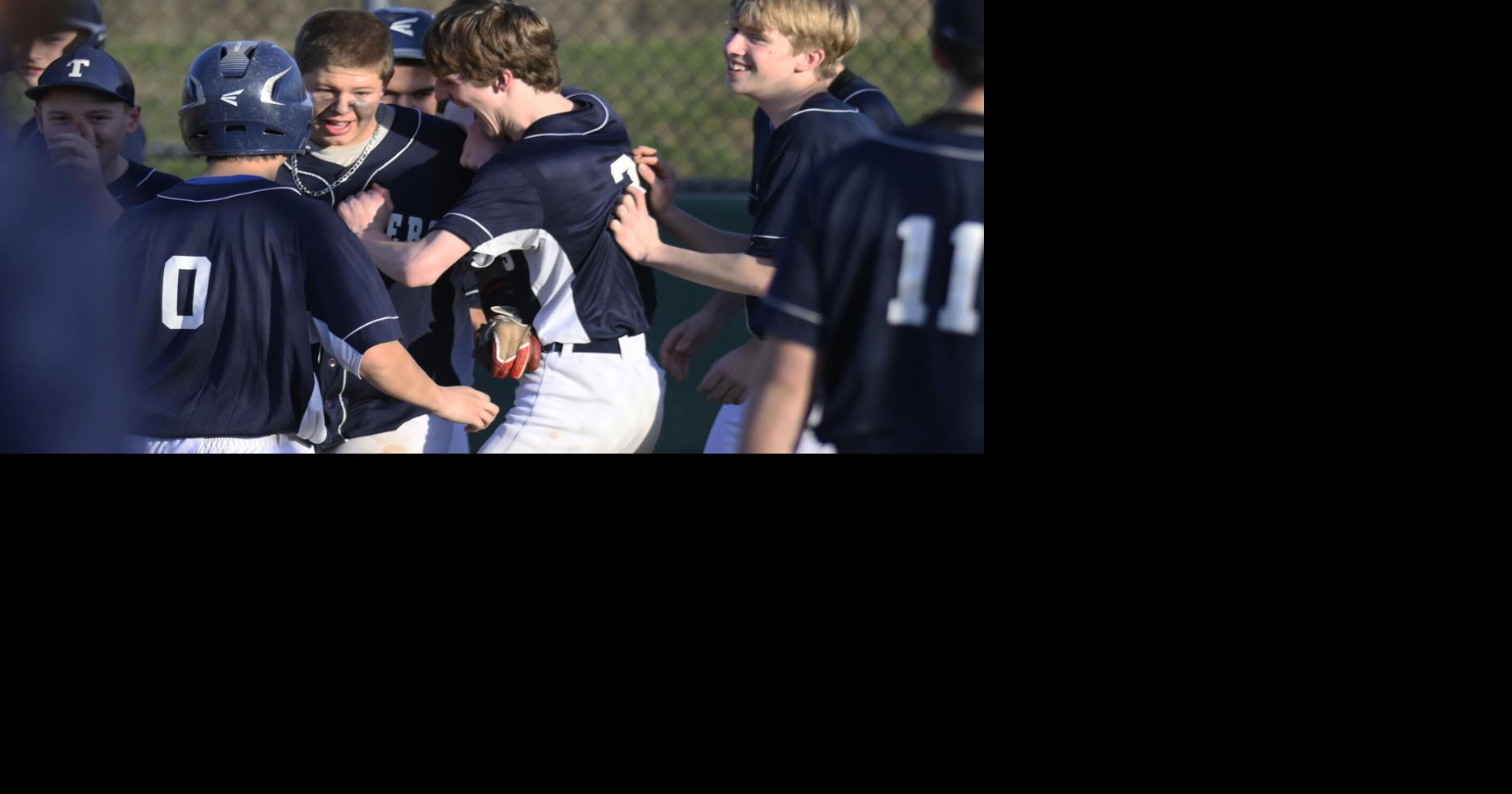 Temple Christian Crusaders compete against Roanoke Valley