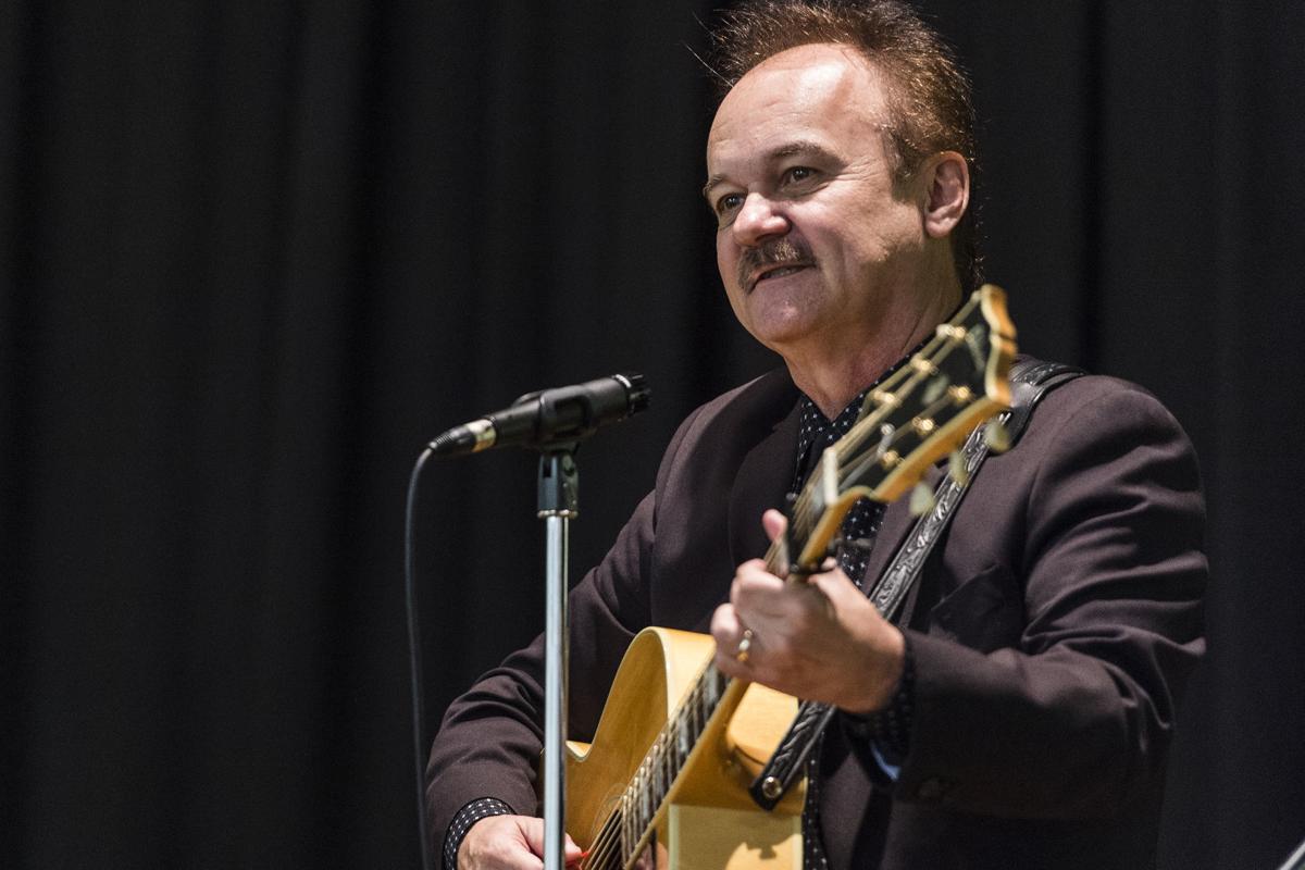 Singer, musician Jimmy Fortune to perform at Christmas in Clifford event
