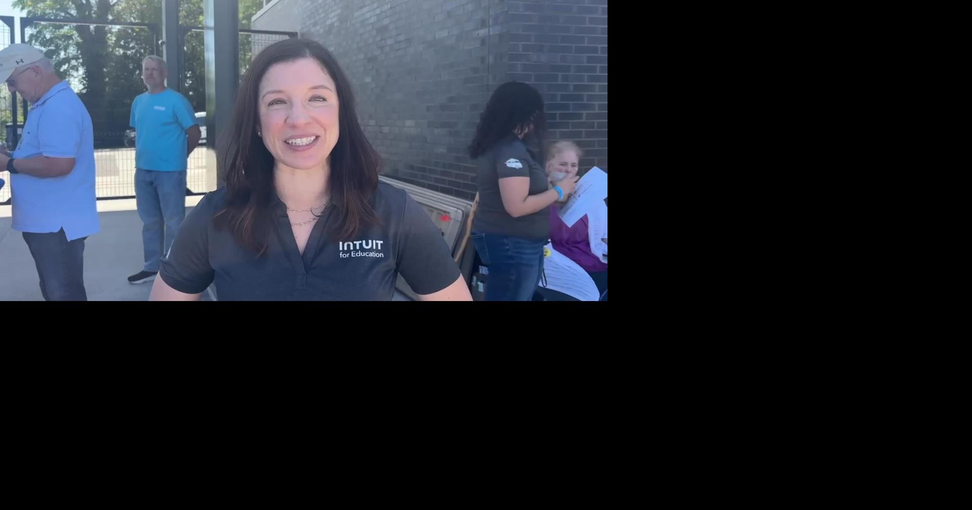 LCS unveils student-run food truck, 'The Lunchburg Express'
