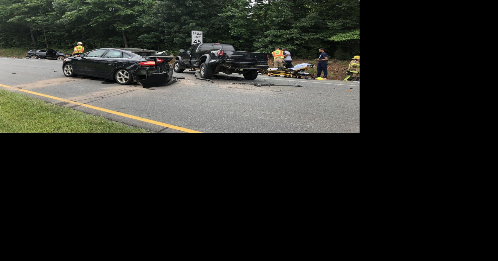 U.S. 501 crash injures several, blocks one lane of highway