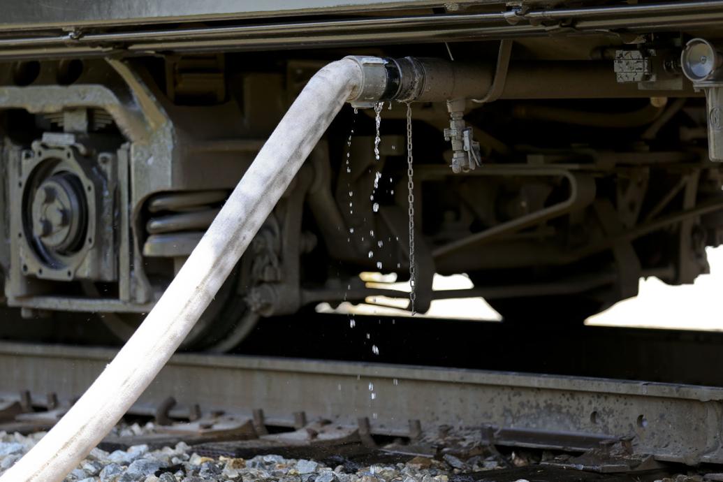 Video: Historic engine returns to the rails