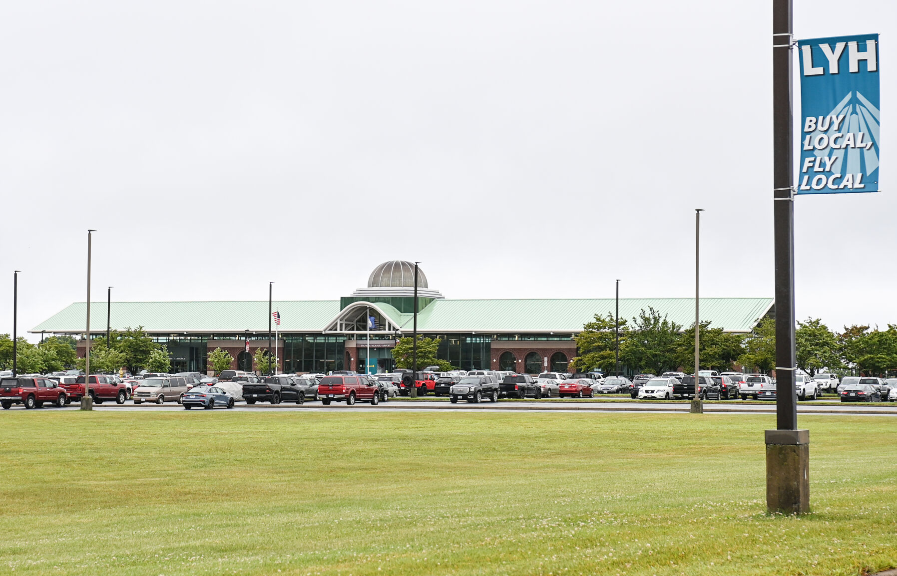 Lynchburg airport director speaks on passenger trends