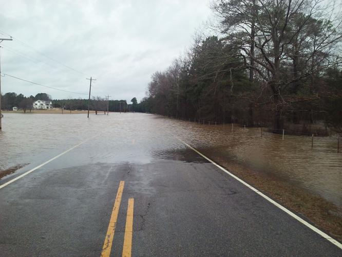 Neuse River flooding shuts down area roads | Local News | newsargus.com