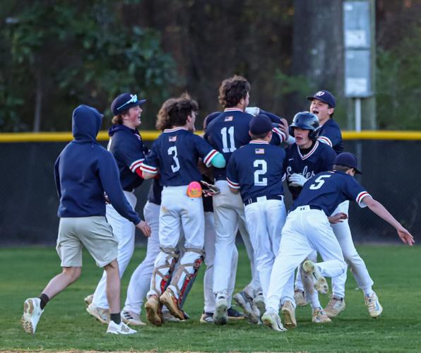 Wayne Christian walks off against Rosewood | Sports | newsargus.com