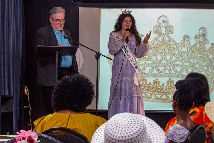 Queens prepare for Miss North Carolina pageant | Local News | newsargus.com