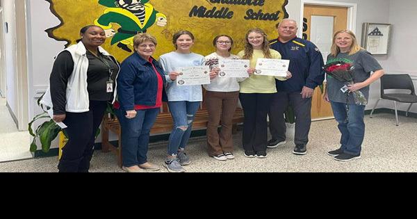 VFW Post 7288 Patriot Pen winners recognized at Shallotte Middle School ...