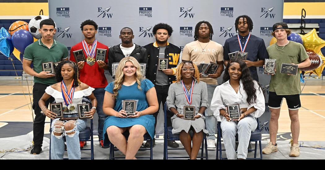 Eastern Wayne High School presents athletic awards | Sports | newsargus.com