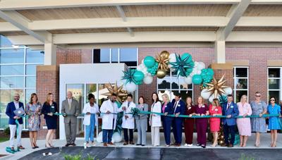 New McLeod Center for Cancer Treatment and Research hosts grand opening ...