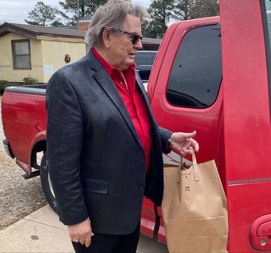 Helping Hands Mission feeds 150 families | Local News | newsargus.com