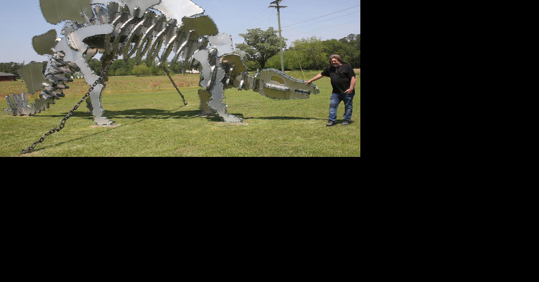 Dinosaur, insect, turkey, pig sculptures seem to come to life ...