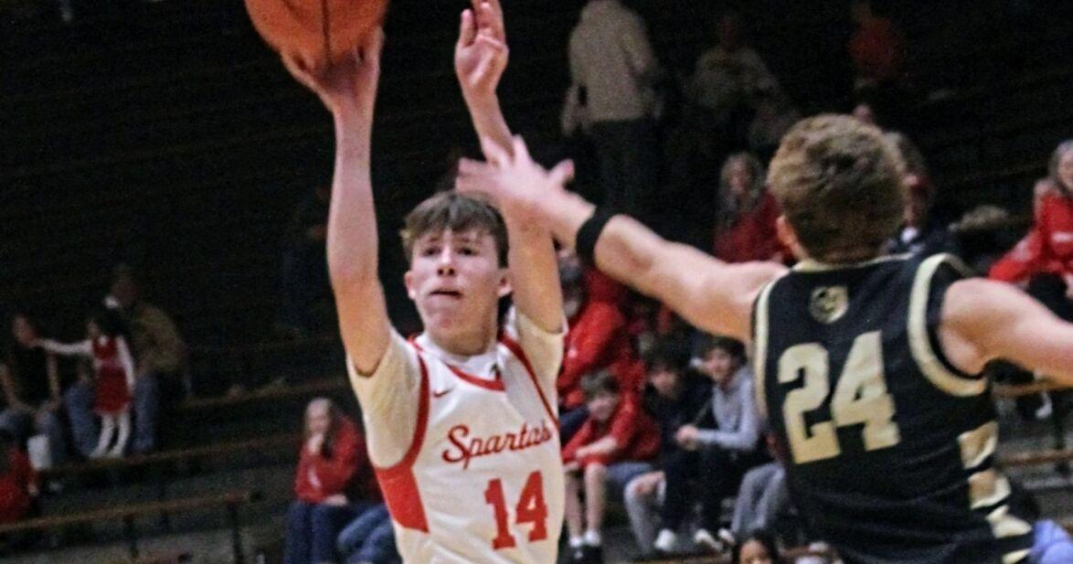 Freshman boys basketball team go .500 | Sports | newsexaminer.com