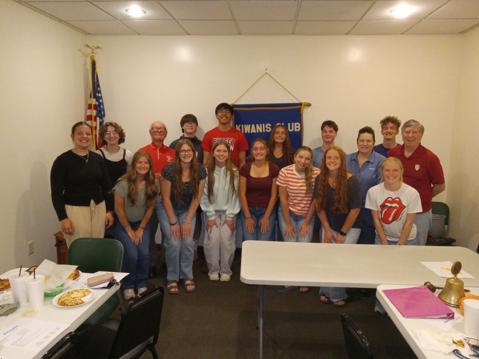 Top seniors visit Kiwanis meeting | News | newsexaminer.com