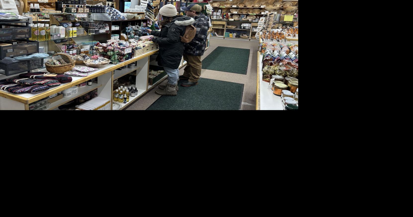 "Neighbors supporting neighbors": Residents shop small | Local News ...