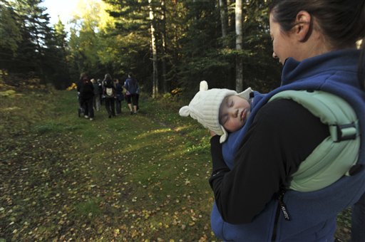 Parents group urges hiking Alaska trails with baby | Alaska News ...