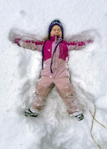 Heavy snow, roof shoveling and a return to 40-below cold shape the week ...
