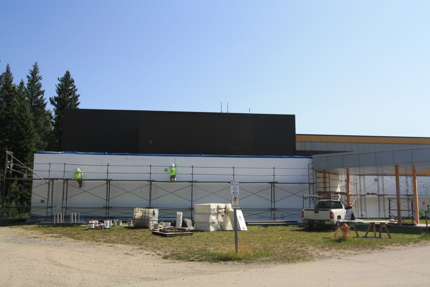 Alaska contractors air concerns over lackluster construction season ...