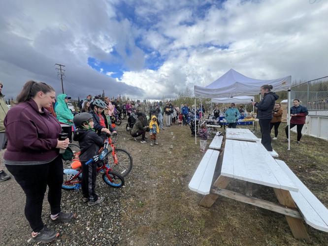 More than 120 people walk in the rain for Healy Heart Walk | Kris Capps ...