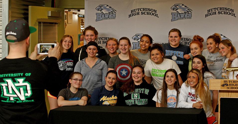 This Hawk is flying south: Hutchison’s Kelley Ragan heads to D-I ...