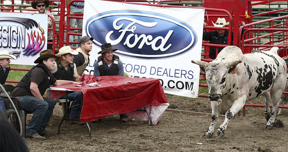 Rare Fairbanks rodeo draws a crowd at Tanana Valley State Fair | Local ...
