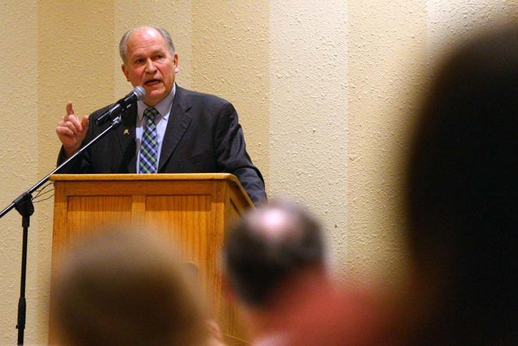 Gov. Bill Walker presents fiscal plan to Fairbanks | Local News ...