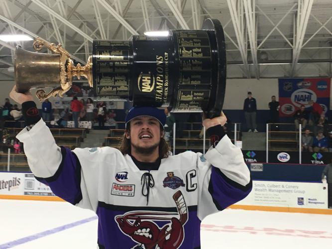 Mudbugs raise NAHL’s Robertson Cup | Sports | newsminer.com