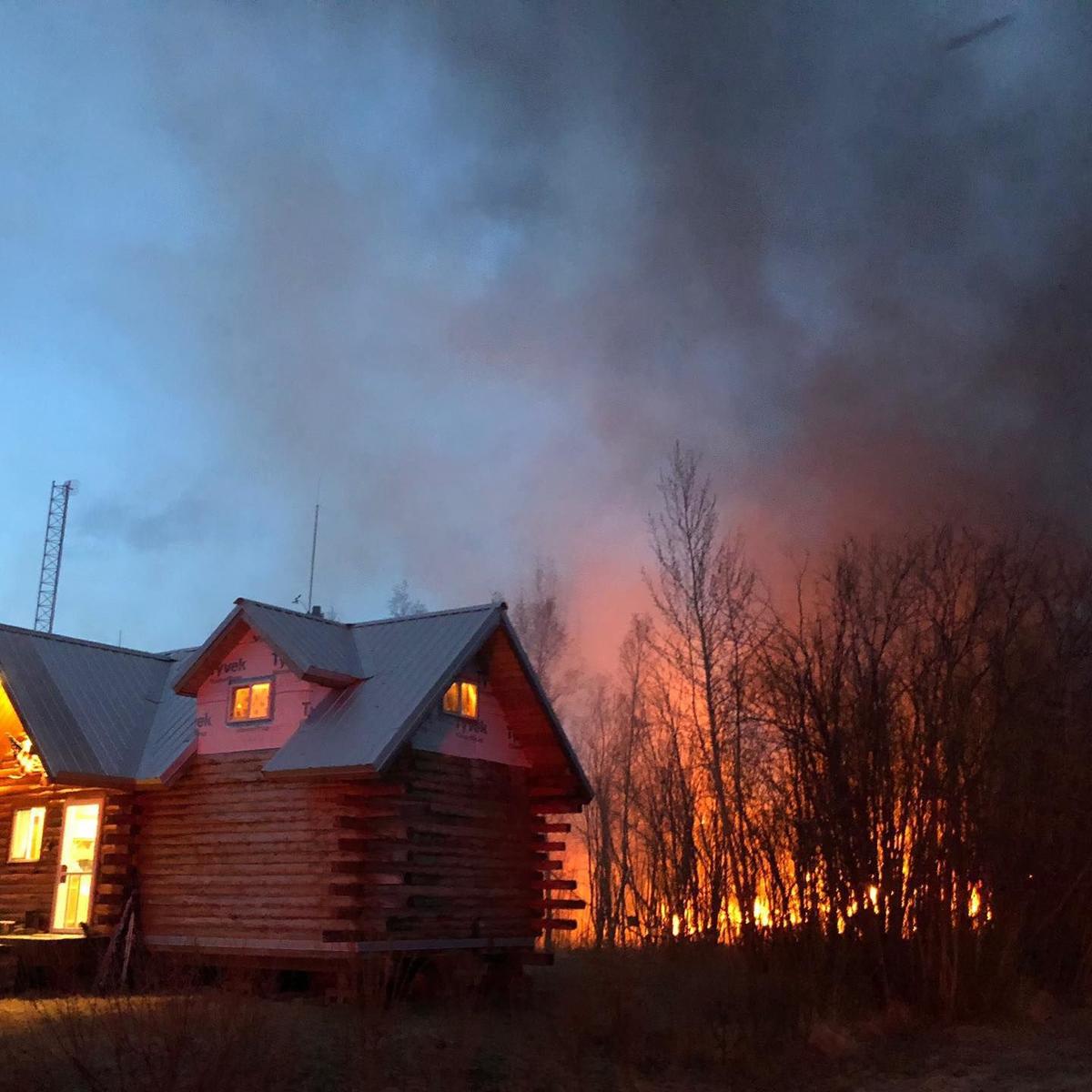 Early morning fire destroys Nenana home | Local News | newsminer.com