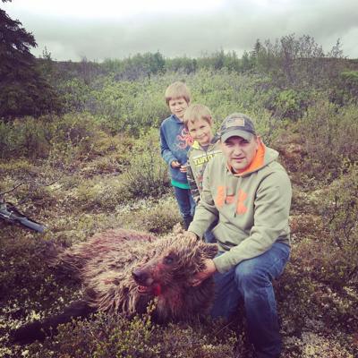 Cantwell hunter kills charging grizzly | Outdoors | newsminer.com