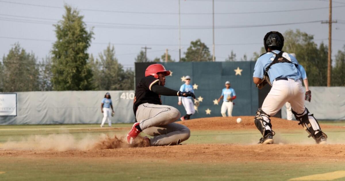 The Goldpanners defeat the Seals in final home game before departing ...