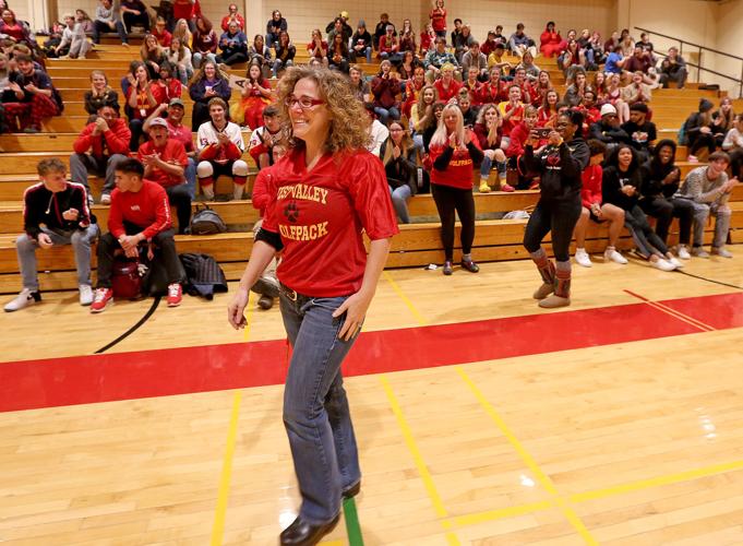 West Valley teacher named best in Alaska in surprise ceremony | Local ...