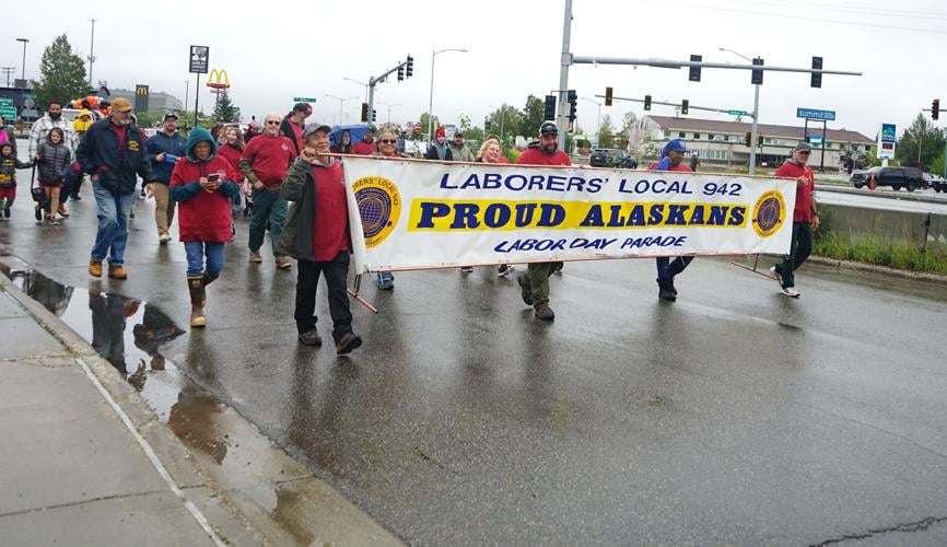 Rainy weather doesn't dampen Labor Day parade | Local News | newsminer.com