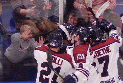 Unbeaten streak continues for Ice Dogs | Ice Dogs | newsminer.com